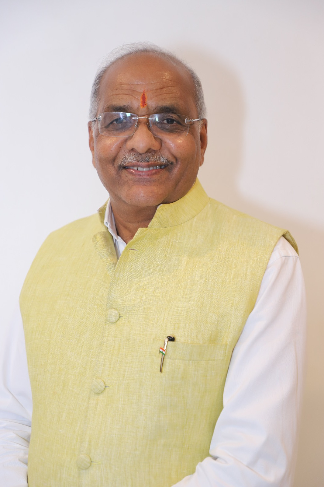 Shri Deepak Sharma
